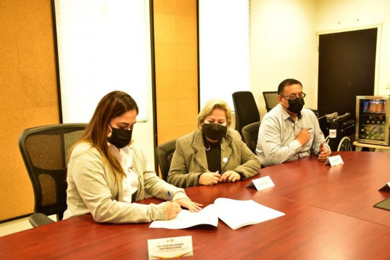 DIF Reynosa firma convenio de colaboración con la Escuela de Enfermería Dr. José Ángel Cadena y ...