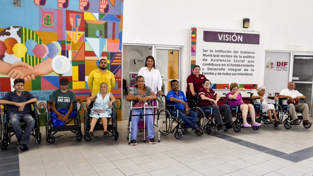 Entrega DIF Reynosa 8 sillas de ruedas – DIF Reynosa 2024 – 2027