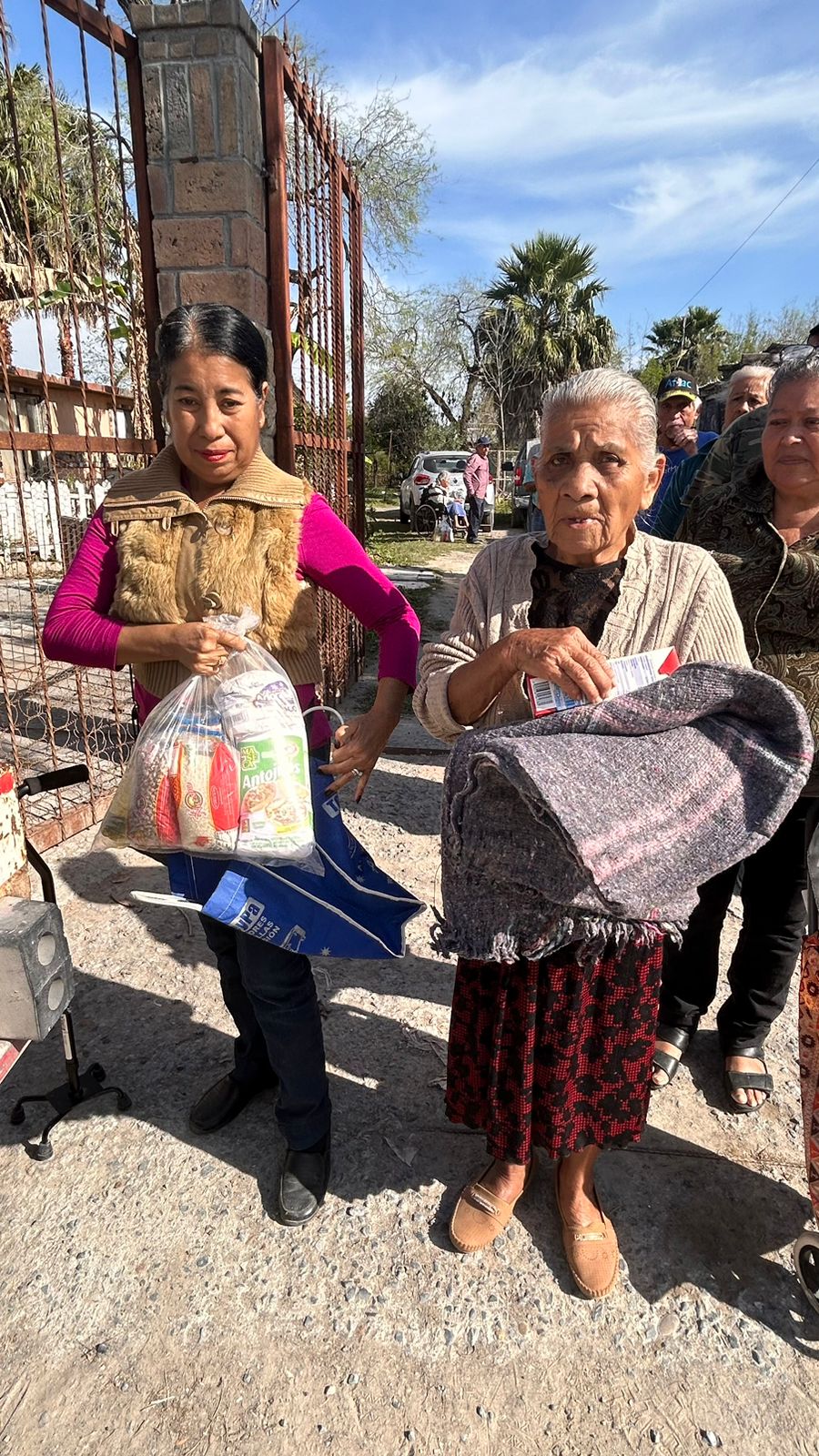 DIF Reynosa entrega apoyos a Grupos en Comunidad – DIF Reynosa 2024 – 2027